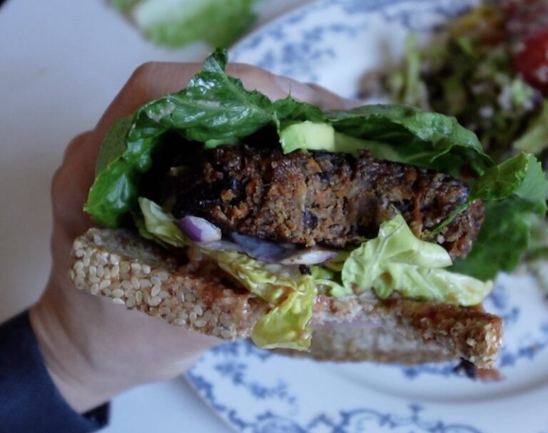 THE BEST FIRM AND FLAVORFUL VEGGIE BURGERS! - Chanty Veggie